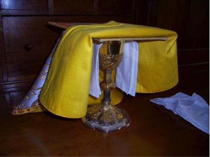 Cáliz, Patena, Corporal - Arguments